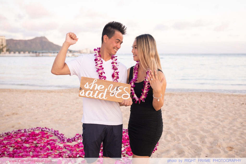 Romantic Proposal in Waikiki Beach, Oahu Hawaii