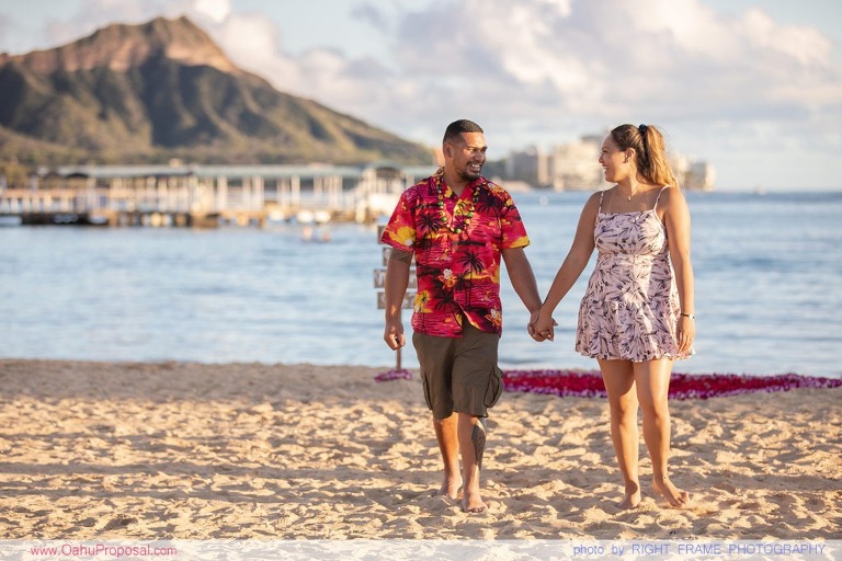 Oahu Proposal Photography At Waikiki Beach Hawaii