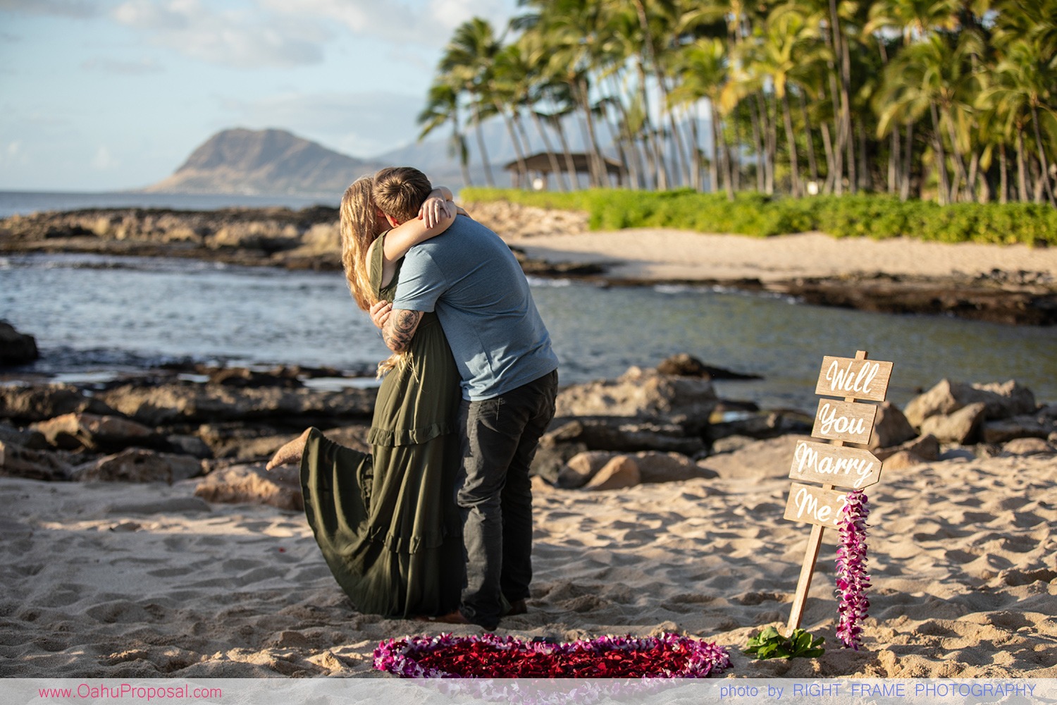 Proposal Photographer Hawaii - Proposing in Oahu