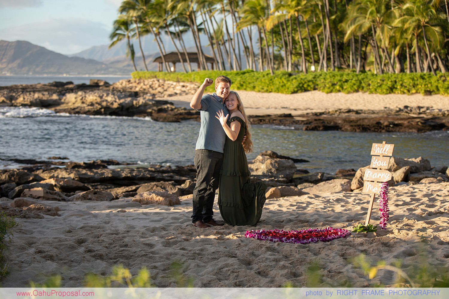Proposal Photographer Hawaii - Proposing in Oahu